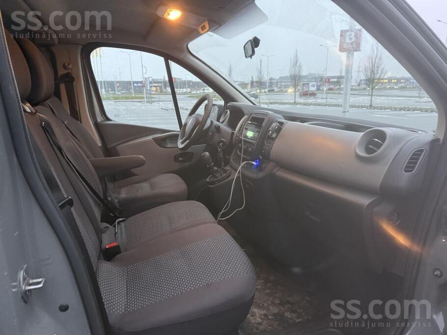 Brūns Renault Trafic 2019 Rīga, ar dzinēja tilpumu 1.60 L un nobraukumu 240 tūkst. km par 12900 €, foto 6 vietnē AUTOMOTO.COM.LV