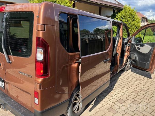 Brown Renault Trafic 2019 in Riga, with an engine capacity of 1.60 L and mileage of 108 thousand km for 15499 €, photo 4 on AUTOMOTO.COM.LV