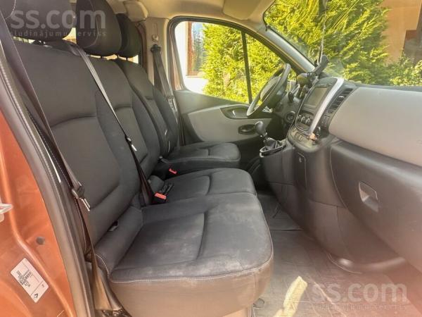 Brown Renault Trafic 2019 in Riga, with an engine capacity of 1.60 L and mileage of 108 thousand km for 15499 €, photo 5 on AUTOMOTO.COM.LV