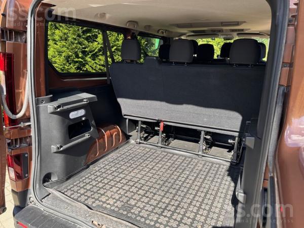 Brown Renault Trafic 2019 in Riga, with an engine capacity of 1.60 L and mileage of 108 thousand km for 15499 €, photo 8 on AUTOMOTO.COM.LV