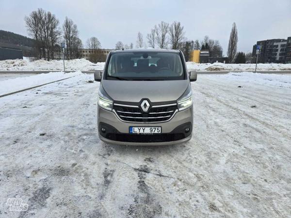 Brown Renault Trafic 2020 in Vilnius, with an engine capacity of 2.00 L and mileage of 368 thousand km for 13900 €, photo 2 on AUTOMOTO.COM.LV