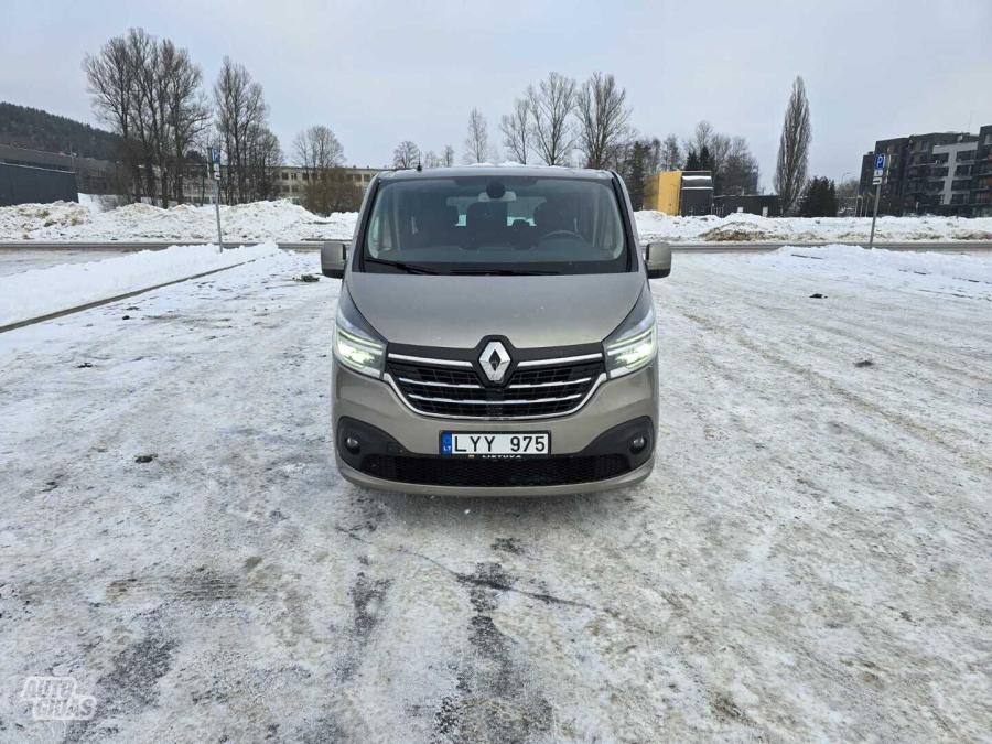 Brown Renault Trafic 2020 in Vilnius, with an engine capacity of 2.00 L and mileage of 368 thousand km for 13900 €, photo 2 on AUTOMOTO.COM.LV