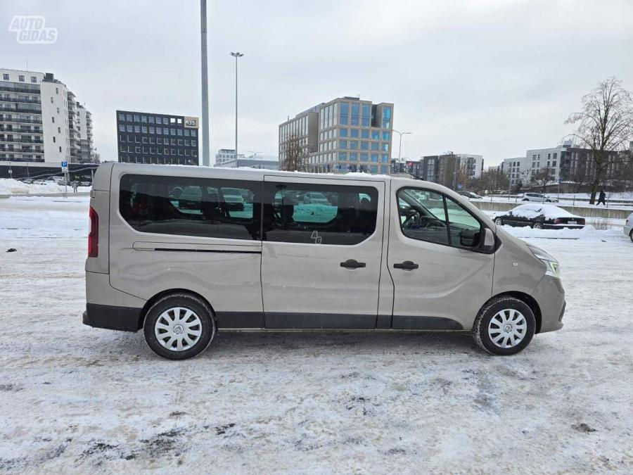 Brown Renault Trafic 2020 in Vilnius, with an engine capacity of 2.00 L and mileage of 368 thousand km for 13900 €, photo 3 on AUTOMOTO.COM.LV