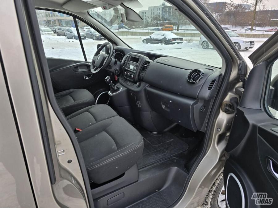 Brown Renault Trafic 2020 in Vilnius, with an engine capacity of 2.00 L and mileage of 368 thousand km for 13900 €, photo 9 on AUTOMOTO.COM.LV