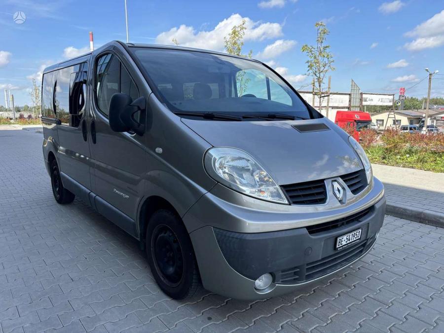 Brūns Renault Trafic 2007 Viļņa, ar dzinēja tilpumu 2.00 L un nobraukumu 223 tūkst. km par 6850 €, foto 1 vietnē AUTOMOTO.COM.LV