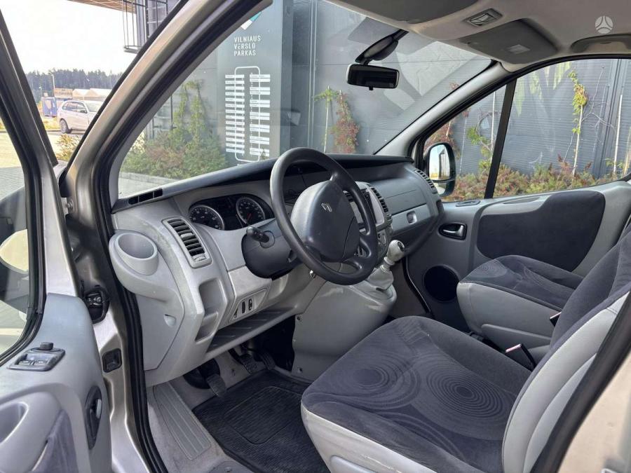 Brūns Renault Trafic 2007 Viļņa, ar dzinēja tilpumu 2.00 L un nobraukumu 223 tūkst. km par 6850 €, foto 12 vietnē AUTOMOTO.COM.LV