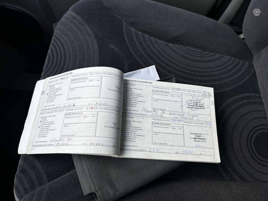 Brūns Renault Trafic 2007 Viļņa, ar dzinēja tilpumu 2.00 L un nobraukumu 223 tūkst. km par 6850 €, foto 17 vietnē AUTOMOTO.COM.LV