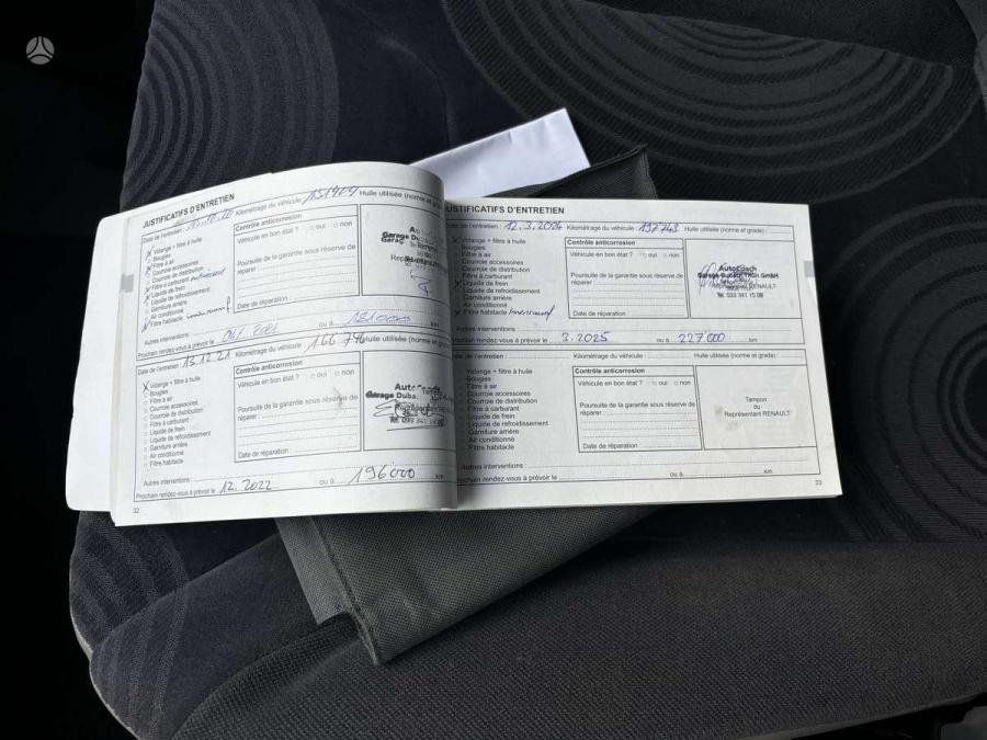 Brūns Renault Trafic 2007 Viļņa, ar dzinēja tilpumu 2.00 L un nobraukumu 223 tūkst. km par 6850 €, foto 18 vietnē AUTOMOTO.COM.LV