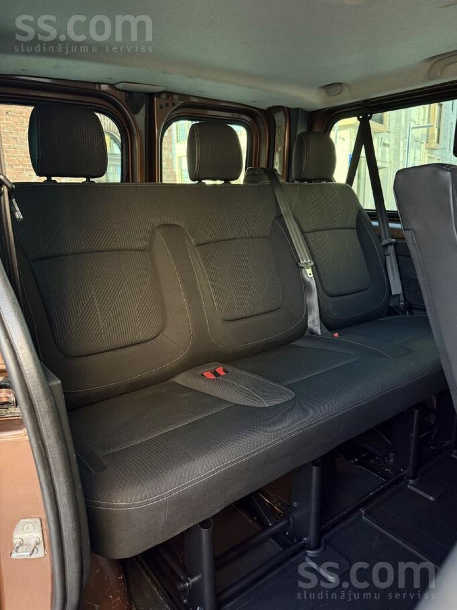 Brown Renault Trafic 2015 in Valka, with an engine capacity of 1.60 L and mileage of 203 thousand km for 13999 €, photo 17 on AUTOMOTO.COM.LV