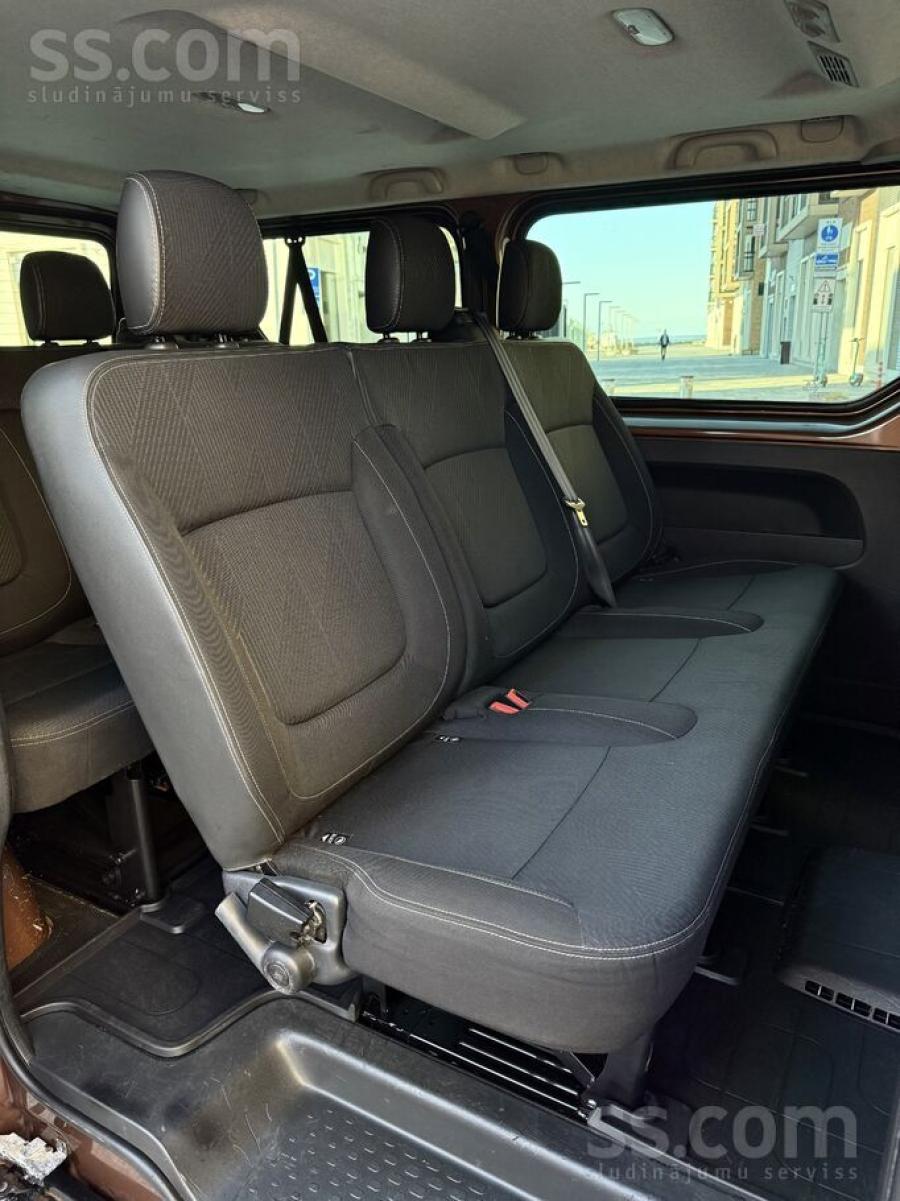 Brown Renault Trafic 2015 in Valka, with an engine capacity of 1.60 L and mileage of 203 thousand km for 13999 €, photo 18 on AUTOMOTO.COM.LV