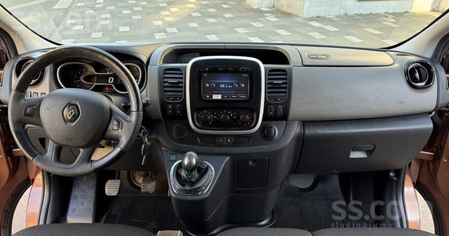 Brown Renault Trafic 2015 in Valka, with an engine capacity of 1.60 L and mileage of 203 thousand km for 13999 €, photo 22 on AUTOMOTO.COM.LV