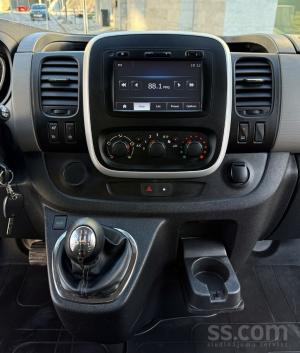 Brown Renault Trafic 2015 in Valka, with an engine capacity of 1.60 L and mileage of 203 thousand km for 13999 €, photo 23 on AUTOMOTO.COM.LV