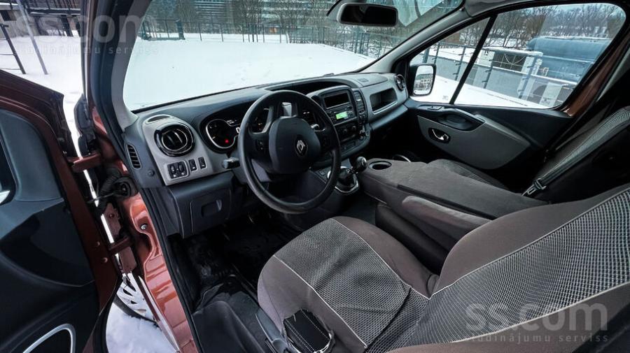 Brown Renault Trafic 2015 in Riga, with an engine capacity of 1.60 L and mileage of 269 thousand km for 12999 €, photo 10 on AUTOMOTO.COM.LV