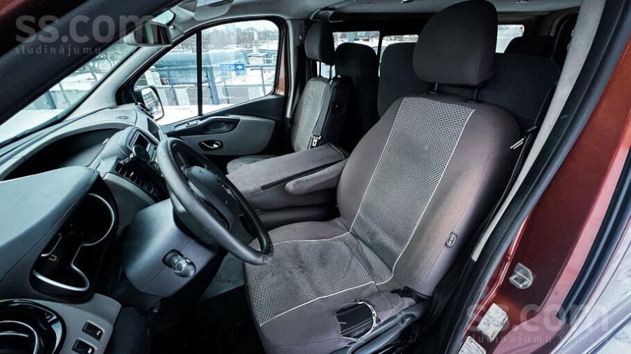 Brown Renault Trafic 2015 in Riga, with an engine capacity of 1.60 L and mileage of 269 thousand km for 12999 €, photo 11 on AUTOMOTO.COM.LV