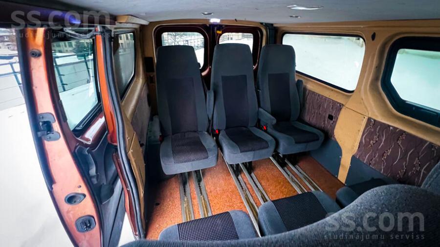 Brown Renault Trafic 2015 in Riga, with an engine capacity of 1.60 L and mileage of 269 thousand km for 12999 €, photo 13 on AUTOMOTO.COM.LV
