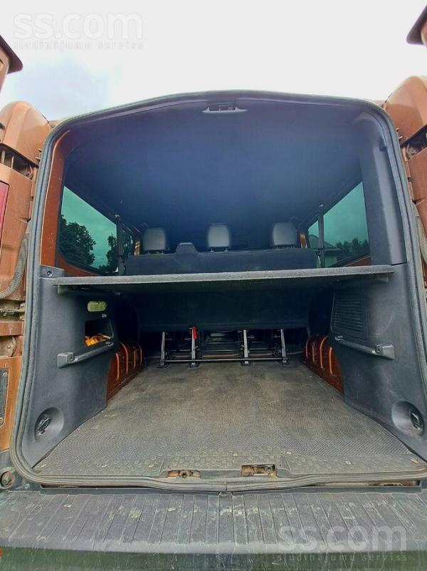 Brown Renault Trafic 2016 in Riga, with an engine capacity of 1.60 L and mileage of 305 thousand km for 11500 €, photo 3 on AUTOMOTO.COM.LV