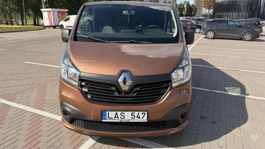 Brūns Renault Trafic 2019 Kauņa, ar dzinēja tilpumu 1.60 L un nobraukumu 138 tūkst. km par 12000 €, foto 3 vietnē AUTOMOTO.COM.LV
