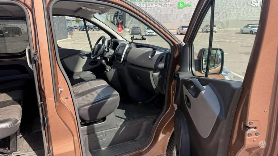 Brūns Renault Trafic 2019 Kauņa, ar dzinēja tilpumu 1.60 L un nobraukumu 138 tūkst. km par 12000 €, foto 12 vietnē AUTOMOTO.COM.LV
