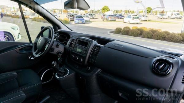 Brown Renault Trafic 2020 in Riga, with an engine capacity of 2.00 L and mileage of 190 thousand km for 18190 €, photo 10 on AUTOMOTO.COM.LV