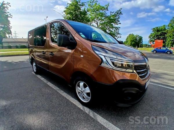 Brown Renault Trafic 2020 in Riga, with an engine capacity of 2.00 L and mileage of 220 thousand km for 12150 €, photo 3 on AUTOMOTO.COM.LV