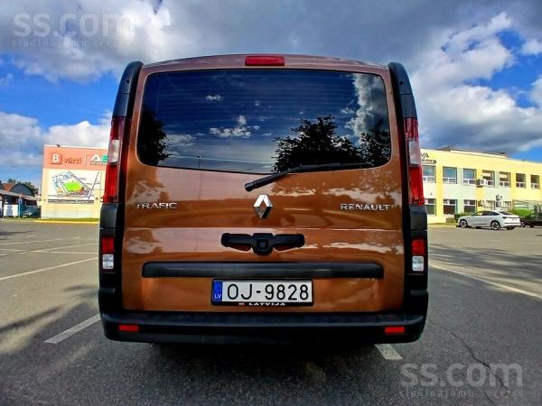 Brown Renault Trafic 2020 in Riga, with an engine capacity of 2.00 L and mileage of 220 thousand km for 12150 €, photo 7 on AUTOMOTO.COM.LV