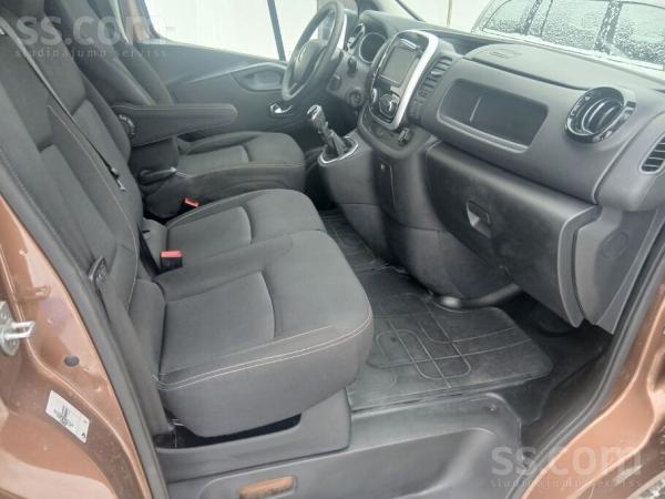 Brown Renault Trafic 2020 in Riga, with an engine capacity of 2.00 L and mileage of 220 thousand km for 12150 €, photo 9 on AUTOMOTO.COM.LV