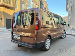 Brown Renault Trafic 2015 in Tallinn, with an engine capacity of 1.60 L and mileage of 203 thousand km for 13999 €, photo 4 on AUTOMOTO.COM.LV