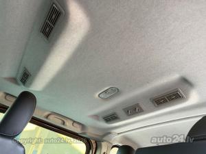 Brown Renault Trafic 2015 in Tallinn, with an engine capacity of 1.60 L and mileage of 203 thousand km for 13999 €, photo 19 on AUTOMOTO.COM.LV