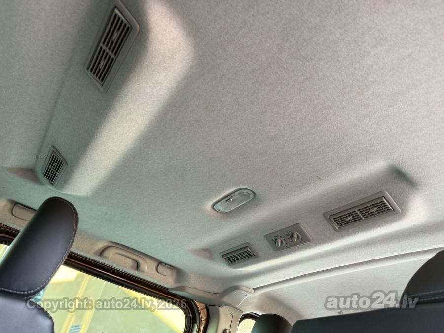Brown Renault Trafic 2015 in Tallinn, with an engine capacity of 1.60 L and mileage of 203 thousand km for 13999 €, photo 19 on AUTOMOTO.COM.LV