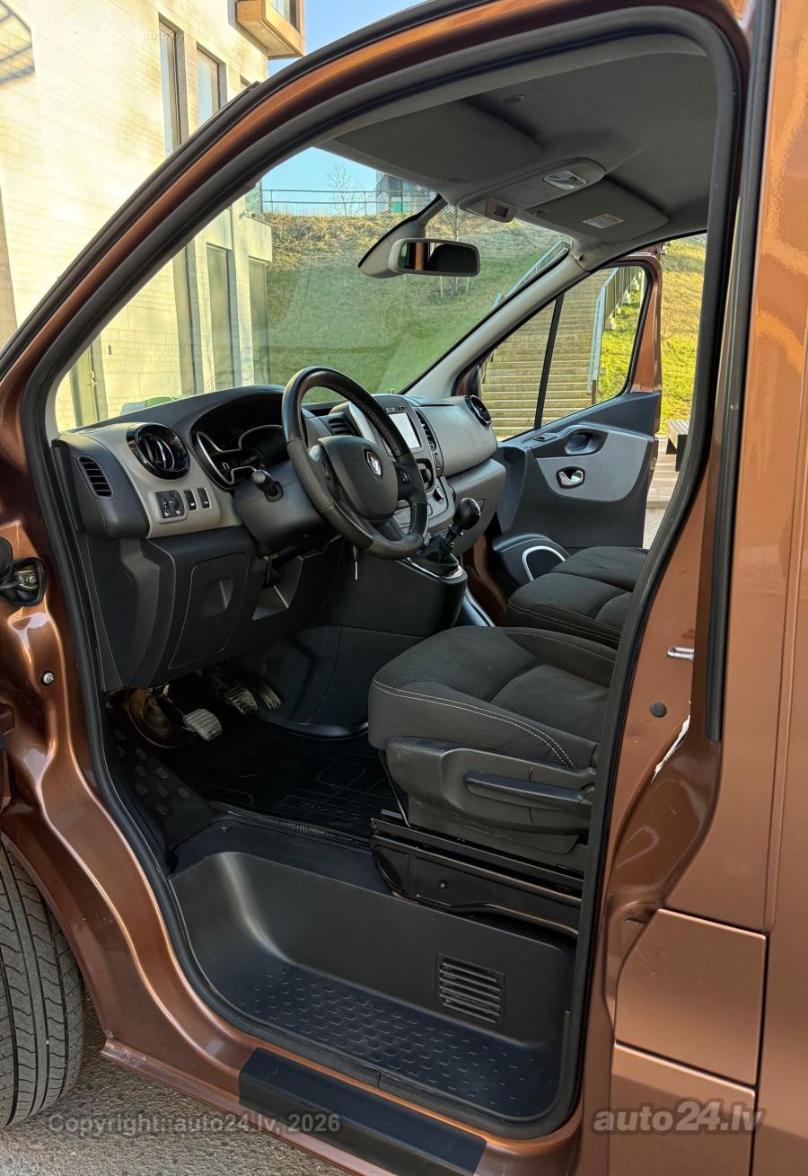 Brown Renault Trafic 2015 in Tallinn, with an engine capacity of 1.60 L and mileage of 203 thousand km for 13999 €, photo 20 on AUTOMOTO.COM.LV