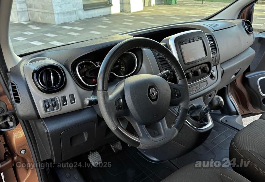 Brown Renault Trafic 2015 in Tallinn, with an engine capacity of 1.60 L and mileage of 203 thousand km for 13999 €, photo 21 on AUTOMOTO.COM.LV