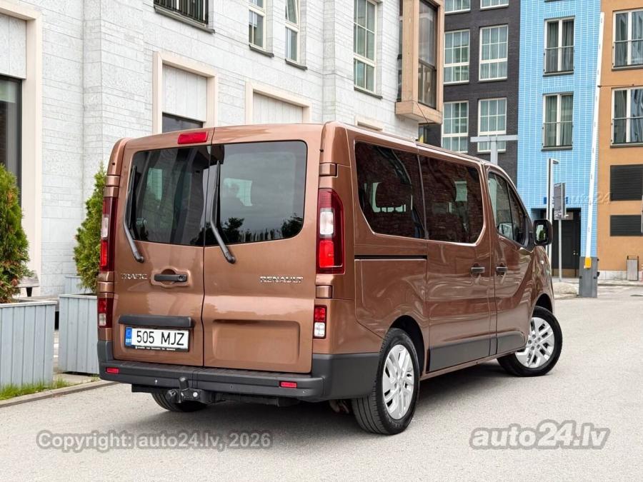 Brūns Renault Trafic 2015 Tallina, ar dzinēja tilpumu 1.60 L un nobraukumu 184 tūkst. km par 12999 €, foto 14 vietnē AUTOMOTO.COM.LV