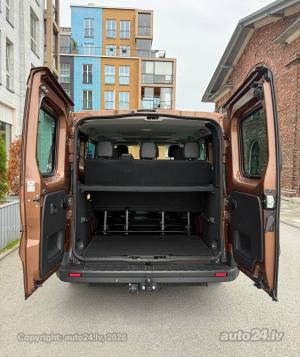 Brūns Renault Trafic 2015 Tallina, ar dzinēja tilpumu 1.60 L un nobraukumu 184 tūkst. km par 12999 €, foto 17 vietnē AUTOMOTO.COM.LV