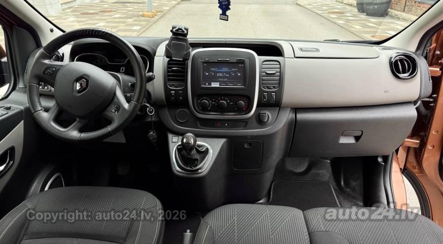 Brūns Renault Trafic 2015 Tallina, ar dzinēja tilpumu 1.60 L un nobraukumu 184 tūkst. km par 12999 €, foto 23 vietnē AUTOMOTO.COM.LV