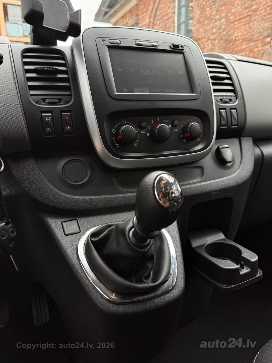 Brūns Renault Trafic 2015 Tallina, ar dzinēja tilpumu 1.60 L un nobraukumu 184 tūkst. km par 12999 €, foto 30 vietnē AUTOMOTO.COM.LV