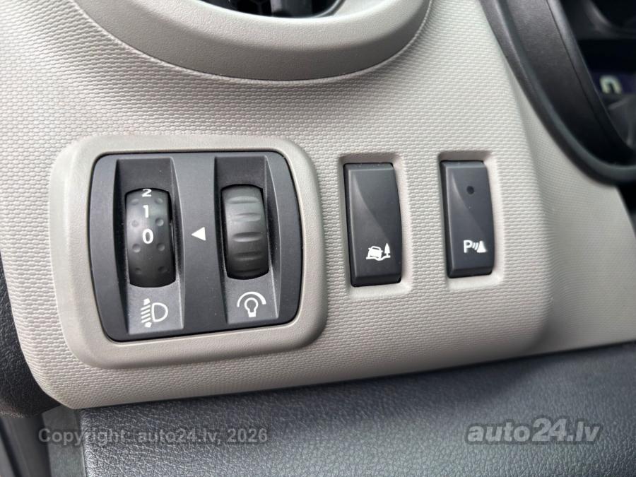 Brown Renault Trafic 2016 in Paide, with an engine capacity of 1.60 L and mileage of 149 thousand km for 15590 €, photo 21 on AUTOMOTO.COM.LV