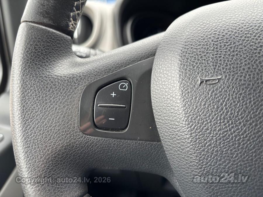 Brown Renault Trafic 2016 in Paide, with an engine capacity of 1.60 L and mileage of 149 thousand km for 15590 €, photo 22 on AUTOMOTO.COM.LV