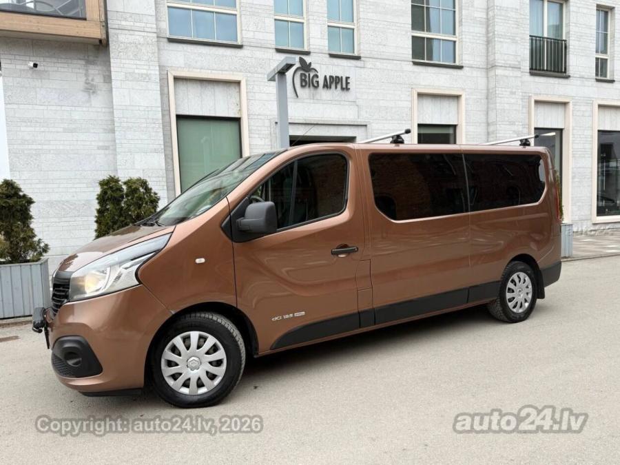 Brown Renault Trafic 2017 in Tallinn, with an engine capacity of 1.60 L and mileage of 235 thousand km for 14699 €, photo 4 on AUTOMOTO.COM.LV