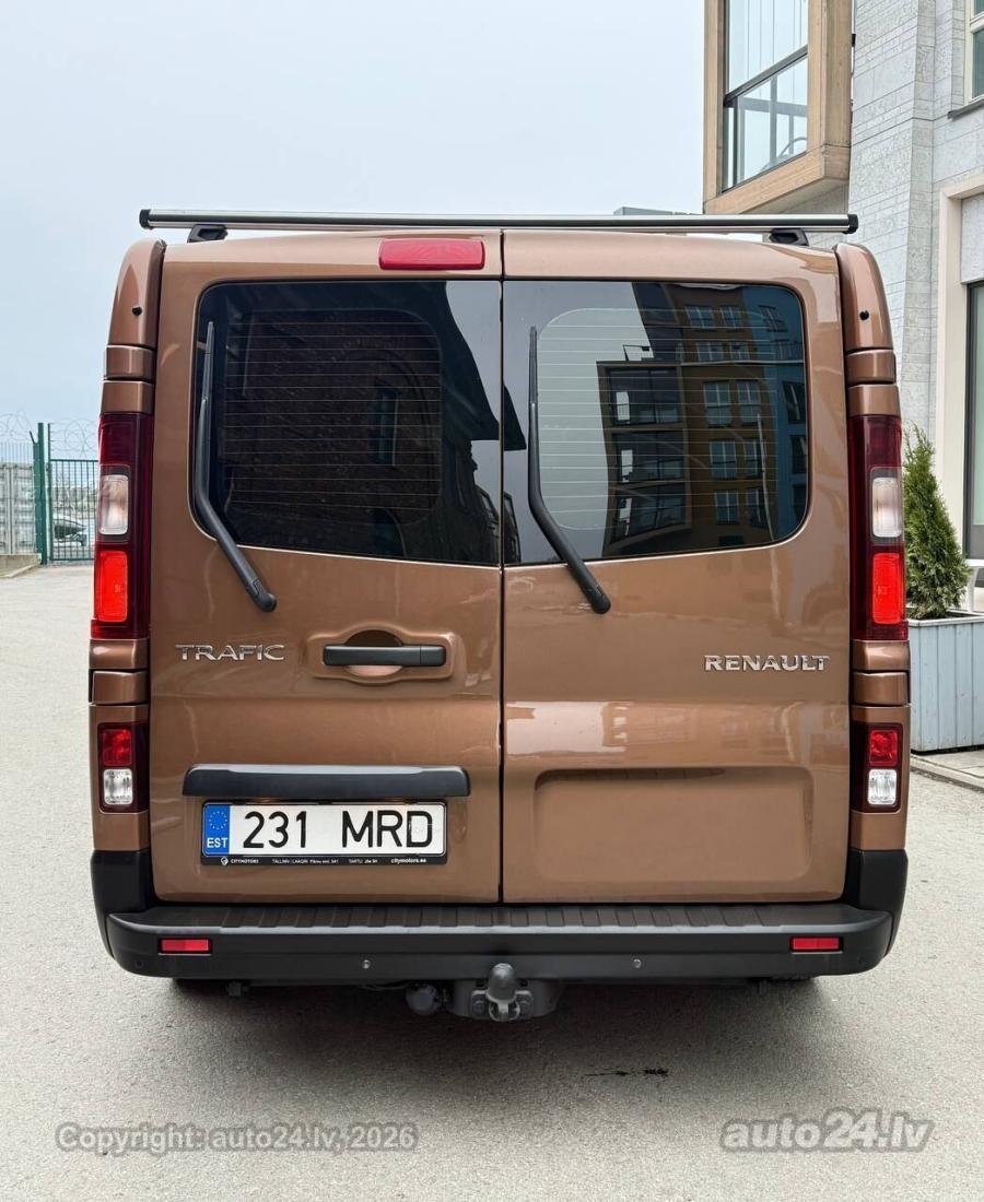 Brown Renault Trafic 2017 in Tallinn, with an engine capacity of 1.60 L and mileage of 235 thousand km for 14699 €, photo 8 on AUTOMOTO.COM.LV
