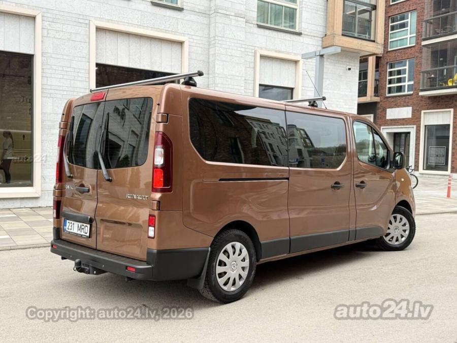 Brown Renault Trafic 2017 in Tallinn, with an engine capacity of 1.60 L and mileage of 235 thousand km for 14699 €, photo 13 on AUTOMOTO.COM.LV