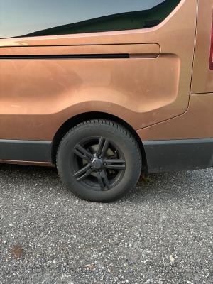 Brown Renault Trafic 2021 in Kunda, with an engine capacity of 2.00 L and mileage of 255 thousand km for 17800 €, photo 6 on AUTOMOTO.COM.LV
