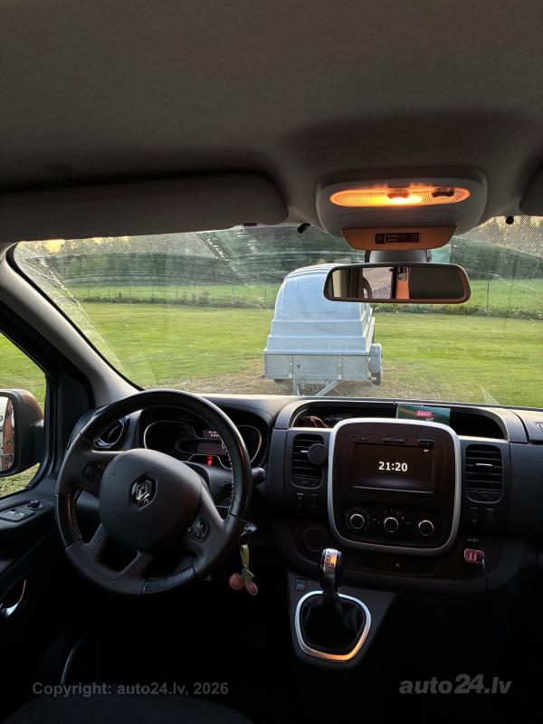 Brown Renault Trafic 2021 in Kunda, with an engine capacity of 2.00 L and mileage of 255 thousand km for 17800 €, photo 7 on AUTOMOTO.COM.LV