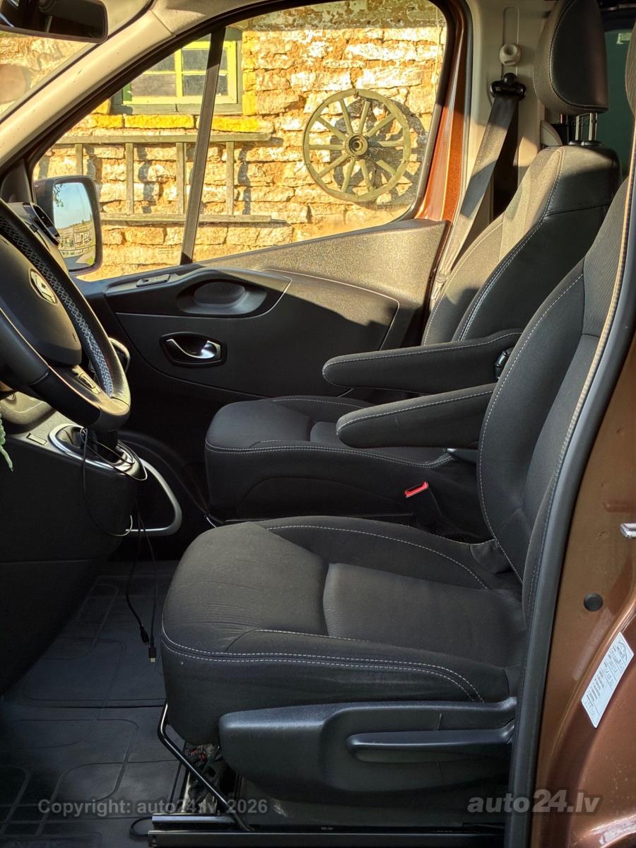 Brown Renault Trafic 2021 in Kunda, with an engine capacity of 2.00 L and mileage of 255 thousand km for 17800 €, photo 9 on AUTOMOTO.COM.LV