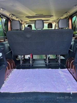 Brown Renault Trafic 2021 in Kunda, with an engine capacity of 2.00 L and mileage of 255 thousand km for 17800 €, photo 12 on AUTOMOTO.COM.LV