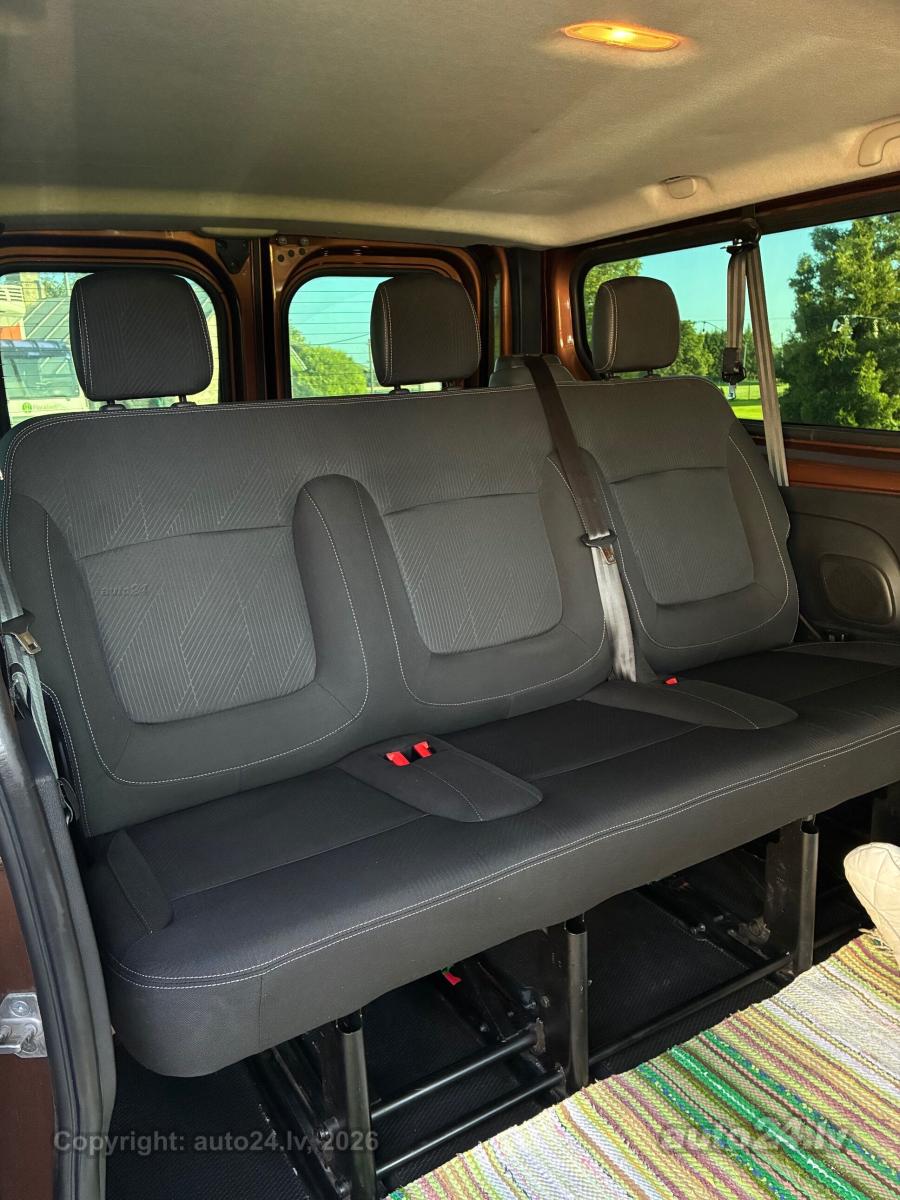 Brown Renault Trafic 2021 in Kunda, with an engine capacity of 2.00 L and mileage of 255 thousand km for 17800 €, photo 14 on AUTOMOTO.COM.LV