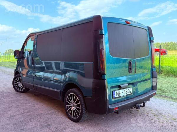 Renault Trafic 2002 in Bauska on AUTOMOTO.COM.LV Green Renault Trafic 2002 in Bauska, with an engine capacity of 1.90 L and mileage of 0 thousand km for 3200 €, photo 3 on AUTOMOTO.COM.LV