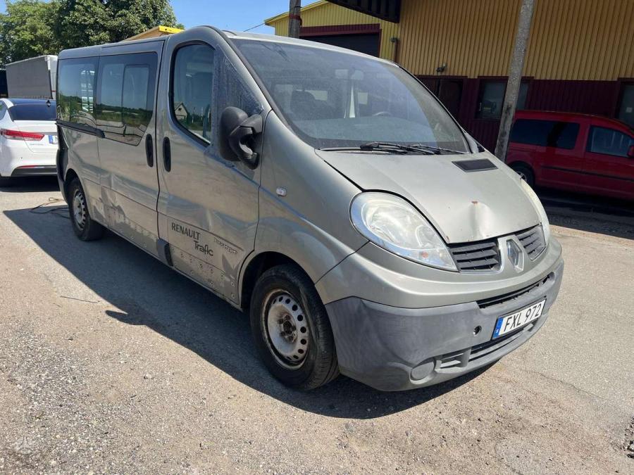 Green Renault Trafic 2007 in Telschi, with an engine capacity of 2.50 L and mileage of 0 thousand km for 3500 €, photo 1 on AUTOMOTO.COM.LV