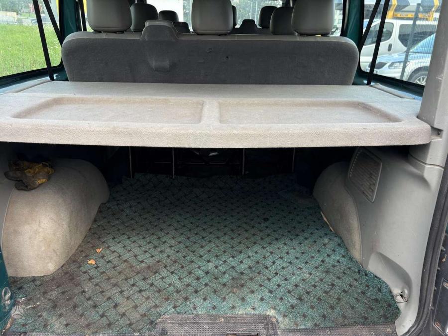 Green Renault Trafic 2007 in Alytus, with an engine capacity of 2.00 L and mileage of 400 thousand km for 2800 €, photo 8 on AUTOMOTO.COM.LV