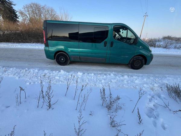 Green Renault Trafic 2008 in Taurage, with an engine capacity of 2.00 L and mileage of 179 thousand km for 6299 €, photo 1 on AUTOMOTO.COM.LV