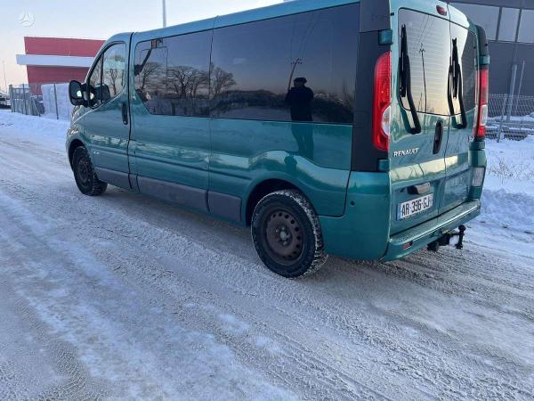Green Renault Trafic 2008 in Taurage, with an engine capacity of 2.00 L and mileage of 179 thousand km for 6299 €, photo 6 on AUTOMOTO.COM.LV